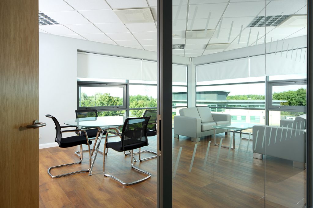 Ways to get more natural light in the office - Duraflor